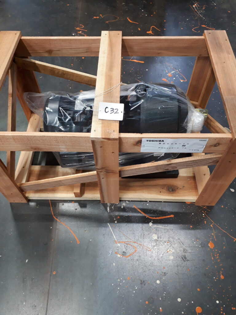 東芝ギヤードモーター 3．7kw 4P 1／30（新品）（強化形） | 岸本電機工業所