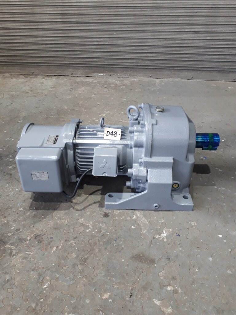 三菱ギヤードモーター 5．5kw 4P 1／45（中古品）（ブレーキ付き） | 岸本電機工業所